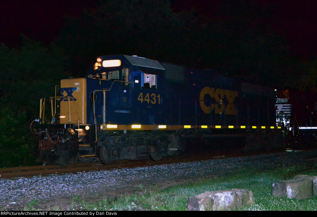 CSX GP40-2 4431 trails on WPBU-20